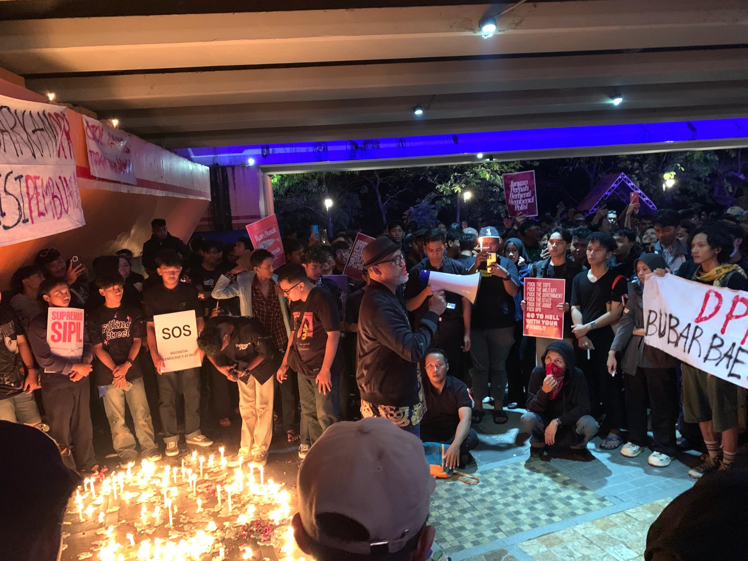 Aksi Kamisan Purwokerto: 1000 Lilin Untuk Korban Tragedi 28 Agustus ...